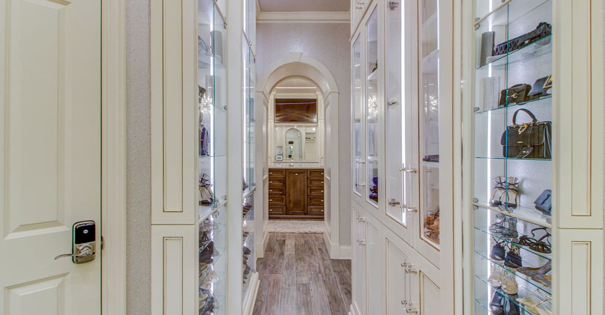 Luxury Dressing Rooms | Closet Factory